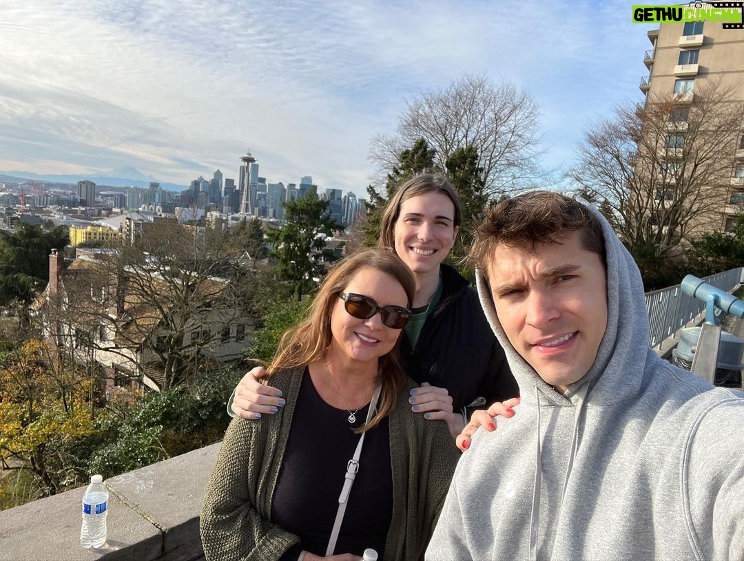 Actor Andrew Neighbors HD Instagram Photos and Wallpapers May 2022 ...