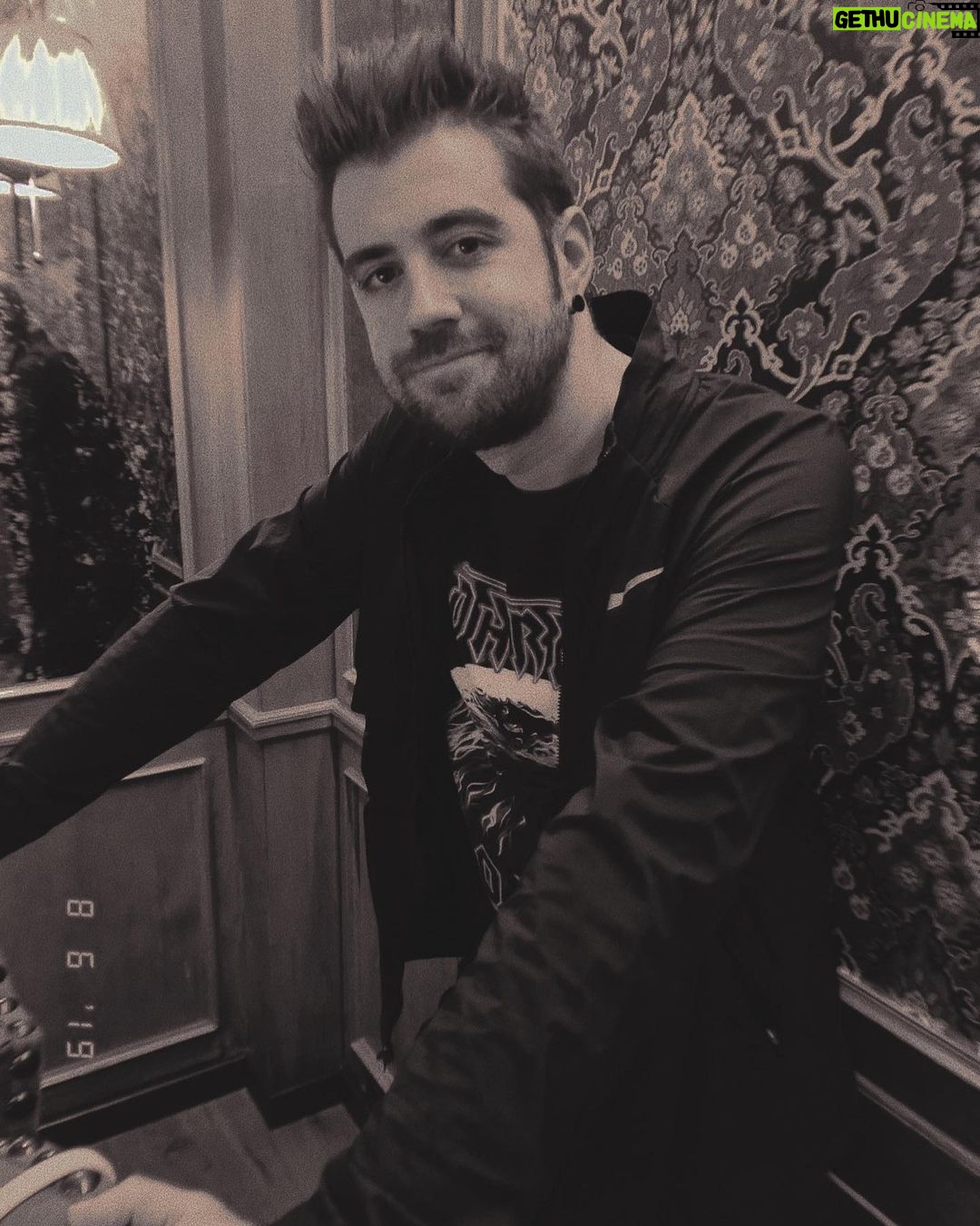 AuronPlay Instagram – tengo cara de bueno pero te partiría una pierna ...