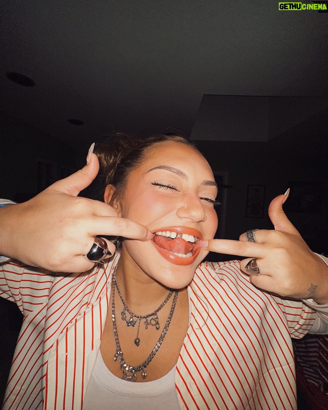 Actress Avani HD Instagram Photos and Wallpapers December 2023 | Gethu ...