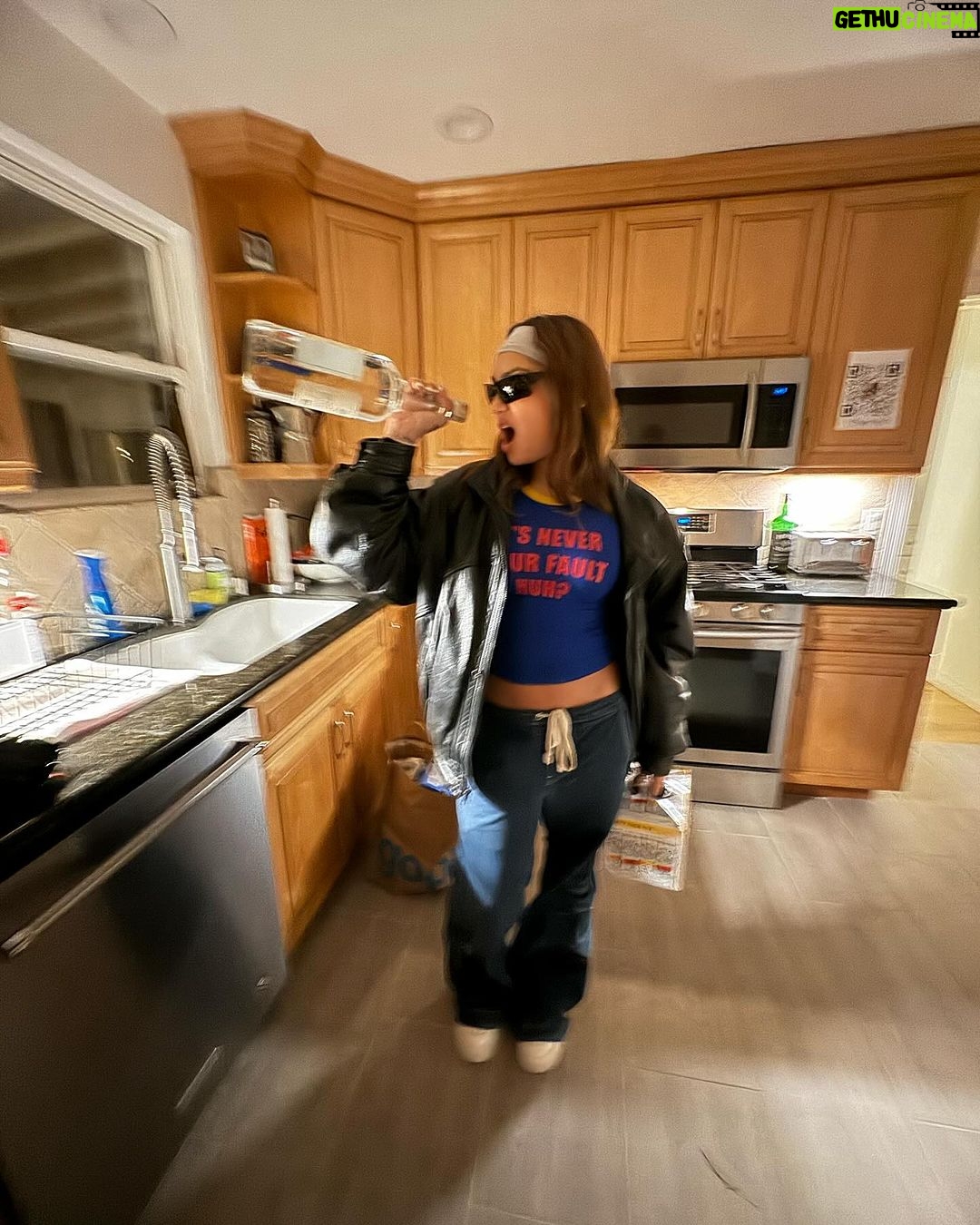 Avani Instagram – trust me the function isn’t fun until i’m there 🤞🏽 ...