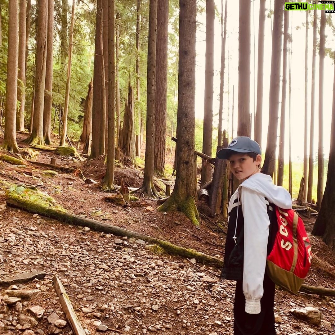 Benjamin Evan Ainsworth Instagram – Adventure up a mountain. 🐻🌲⛰ ...