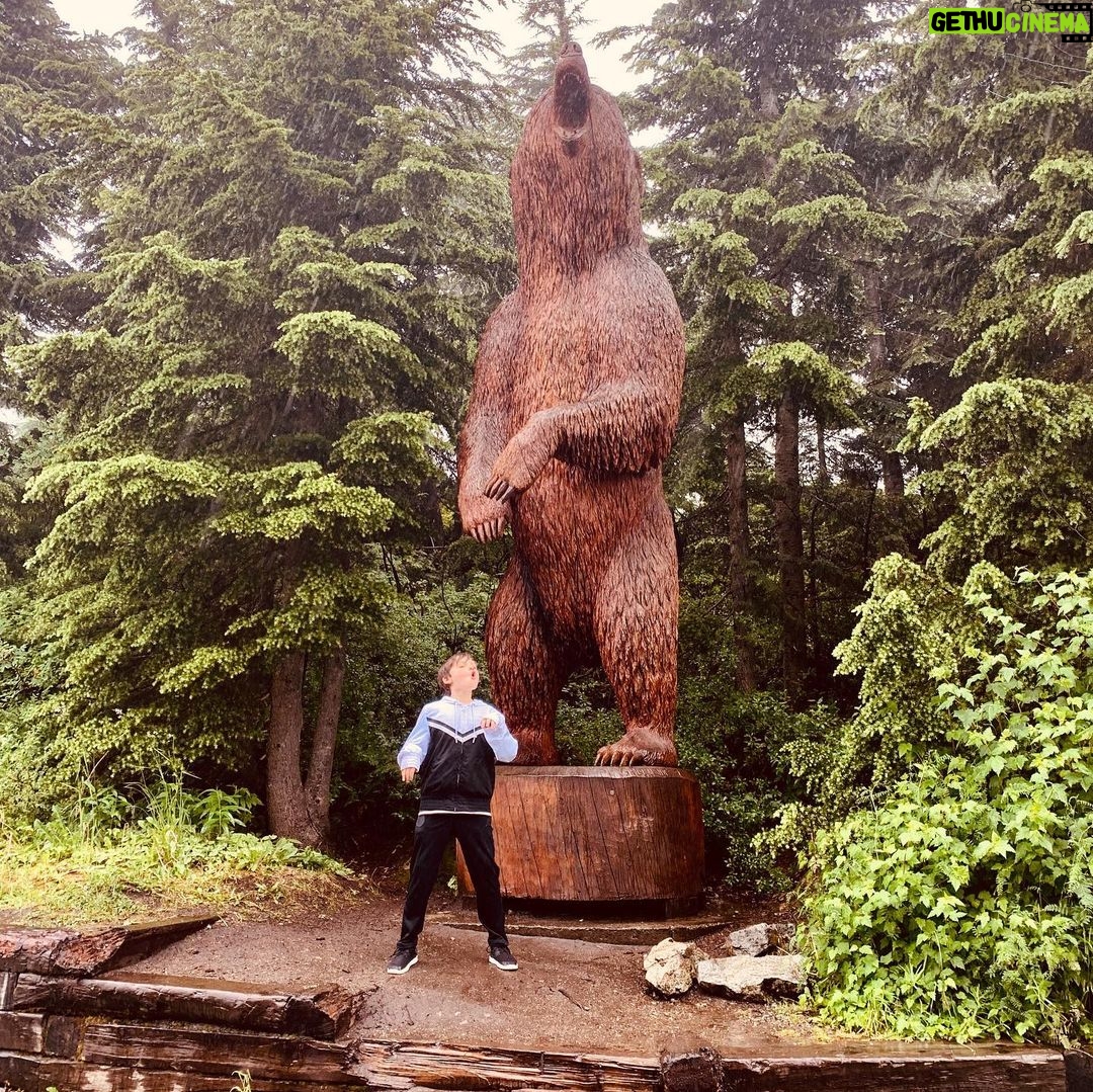 Benjamin Evan Ainsworth Instagram – Adventure up a mountain. 🐻🌲⛰ ...