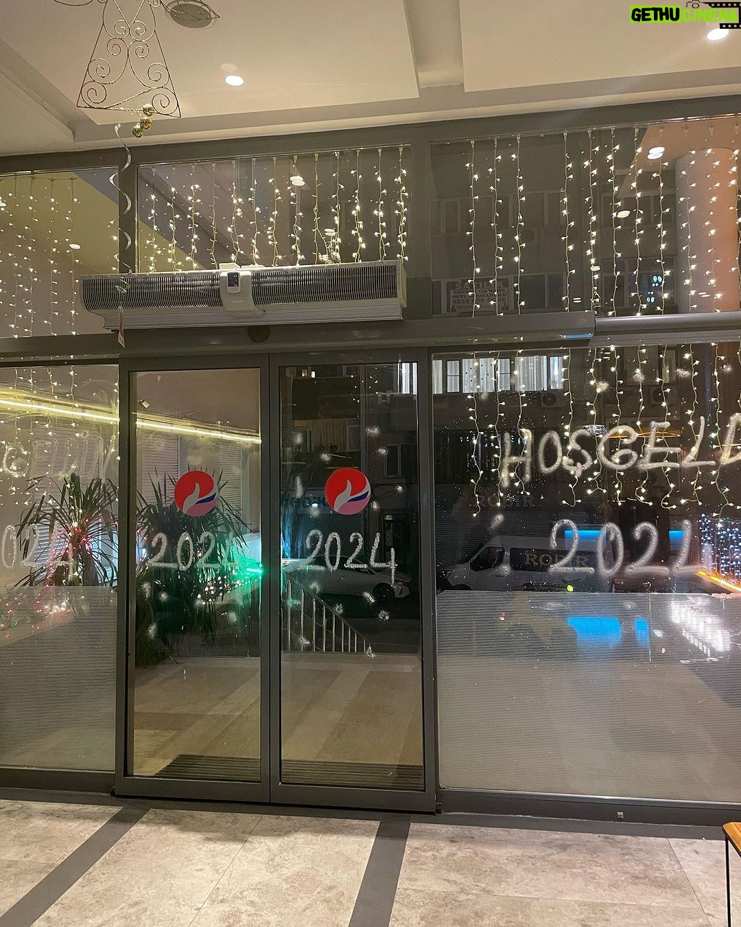 Brisa Fenoy Instagram – Y asi pase mi último dia de un año y primero de ...