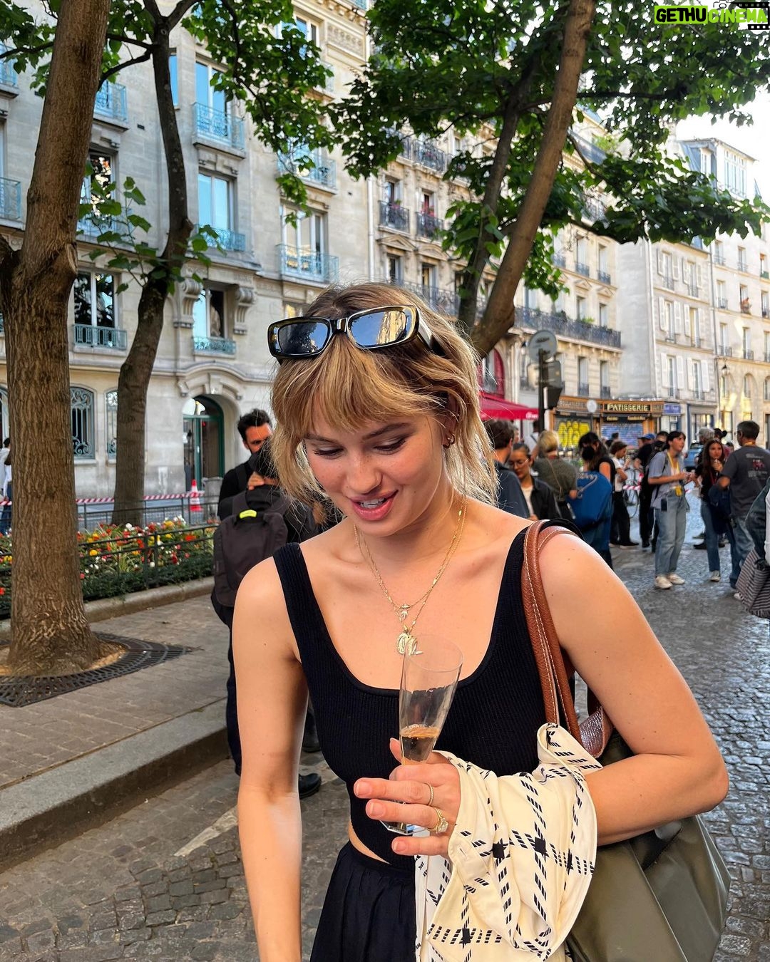 Actress Debby Ryan HD Instagram Photos and Wallpapers September 2022 ...