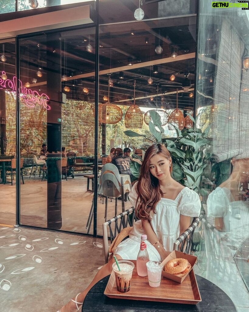 Actress Denise Soong Ee Lyn HD Instagram Photos and Wallpapers June ...