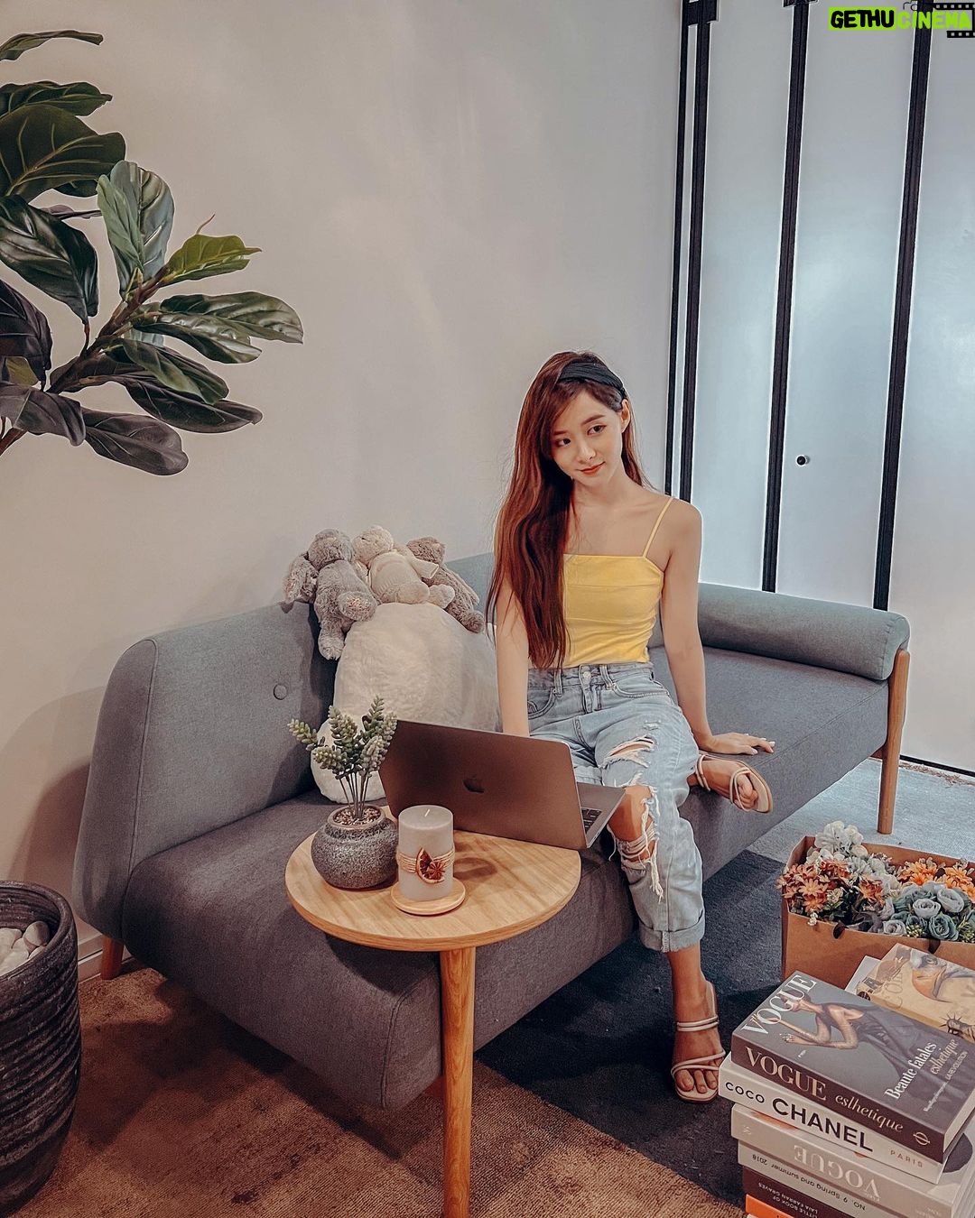 Actress Denise Soong Ee Lyn HD Instagram Photos and Wallpapers October ...