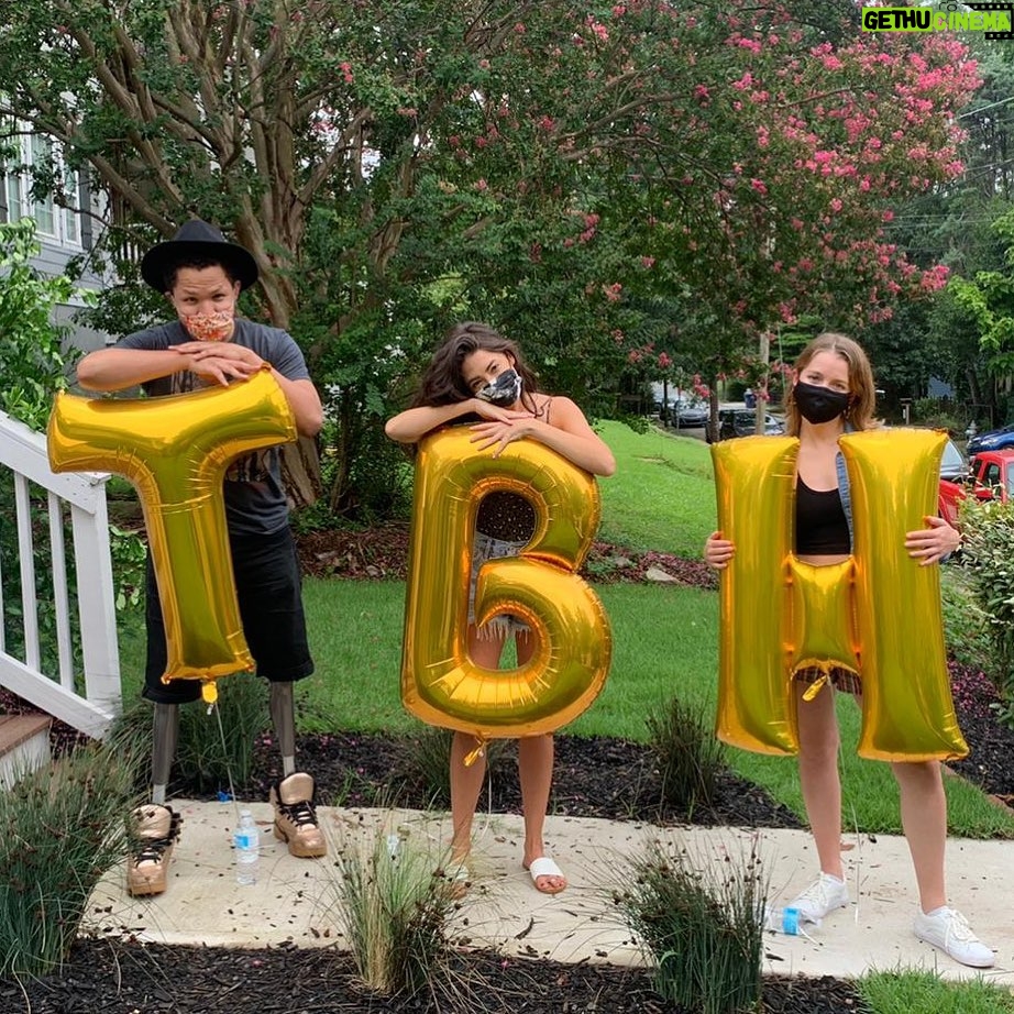 Devon Hales Instagram – @teenagebountyhunters is STREAMING NOW on @netflix 🤯🤩🥳 | Gethu Cinema