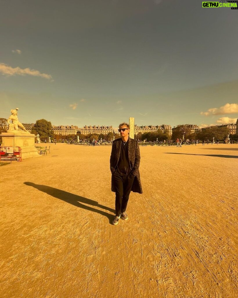 Actor Dominic Howard HD Instagram Photos and Wallpapers March 2023 ...