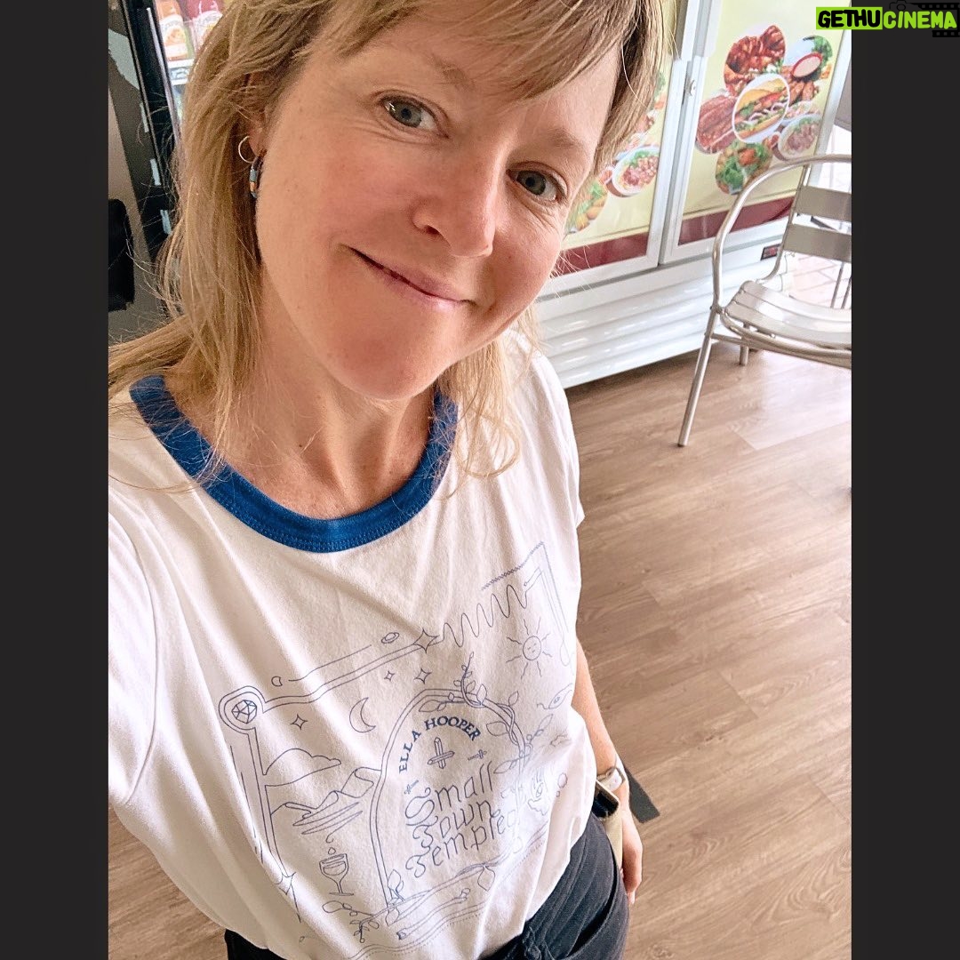 Ella Hooper Instagram – Dear all, today is Ausmusic T-Shirt Day! A day to celebrate Aussie music ...