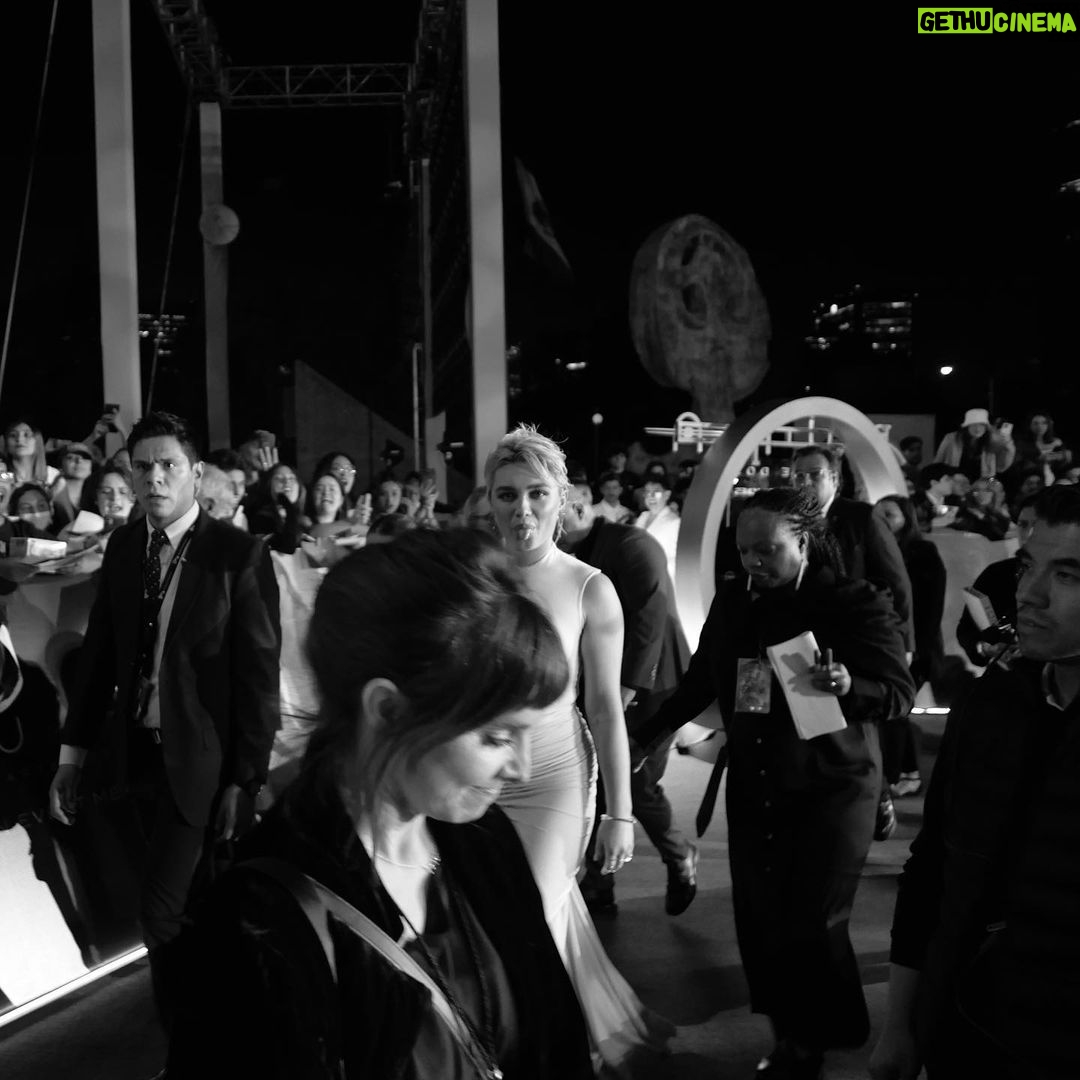 Florence Pugh Instagram – Just a lil bts from the unbelievable ...