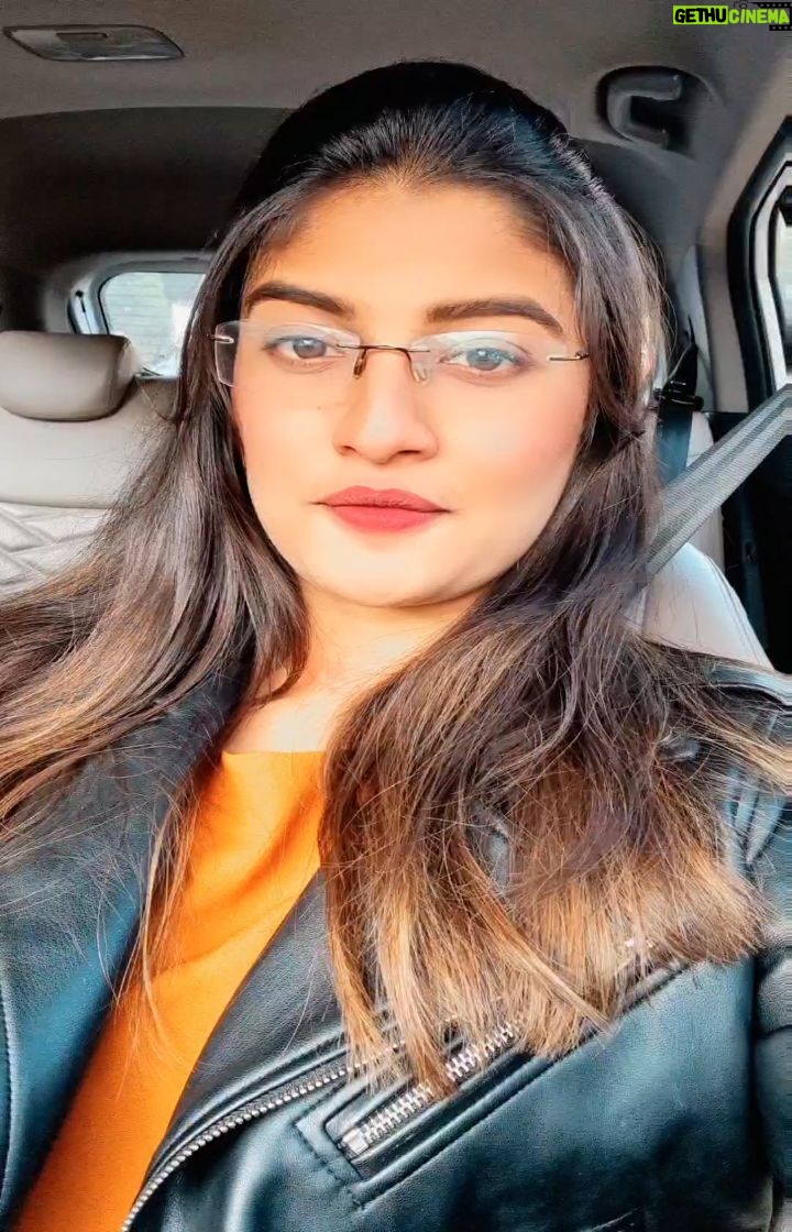 Actress Gayatri Jadhav HD Instagram Photos and Wallpapers March 2022 ...