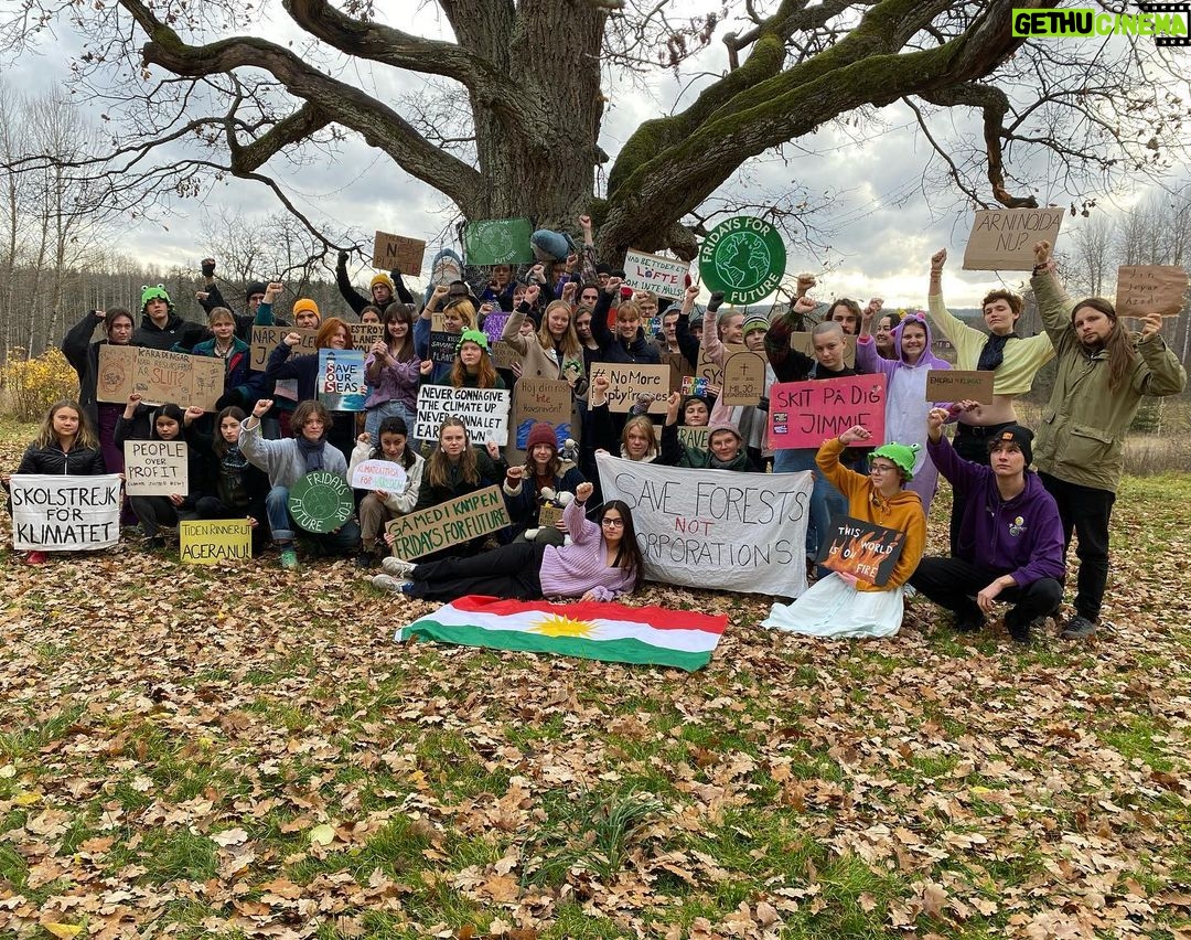 Greta Thunberg Instagram – School strike week 220. #FridaysForFuture # ...