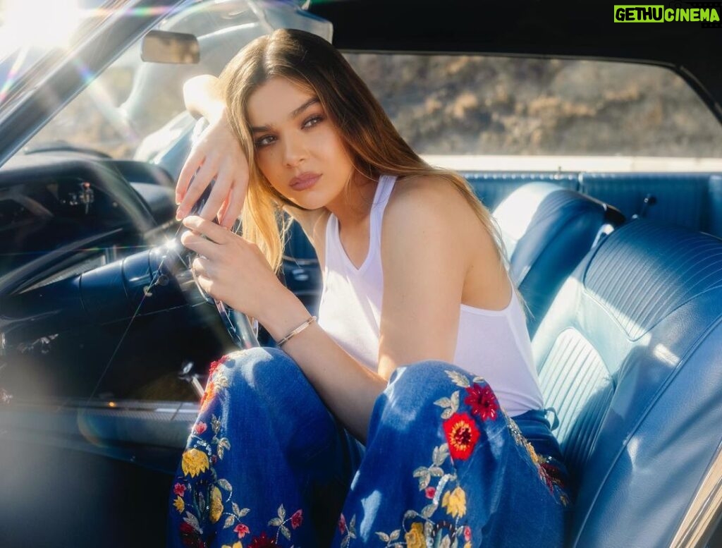 Actress Hailee Steinfeld HD Instagram Photos and Wallpapers August 2022 ...