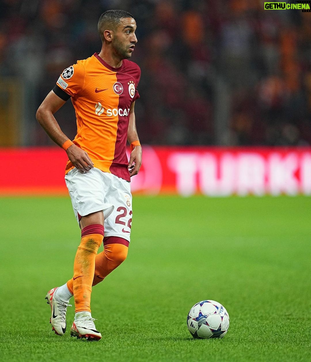 Actor Hakim Ziyech HD Instagram Photos and Wallpapers November 2023 ...