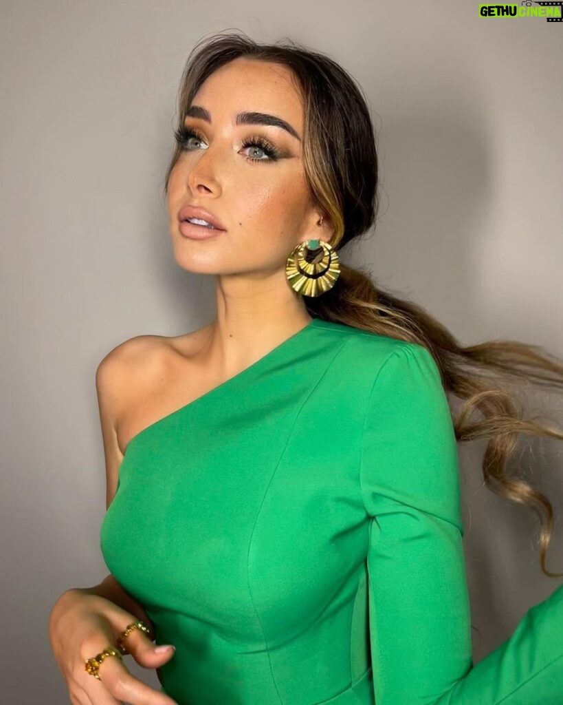 Actress Hana AlZahed HD Instagram Photos and Wallpapers February 2023 ...
