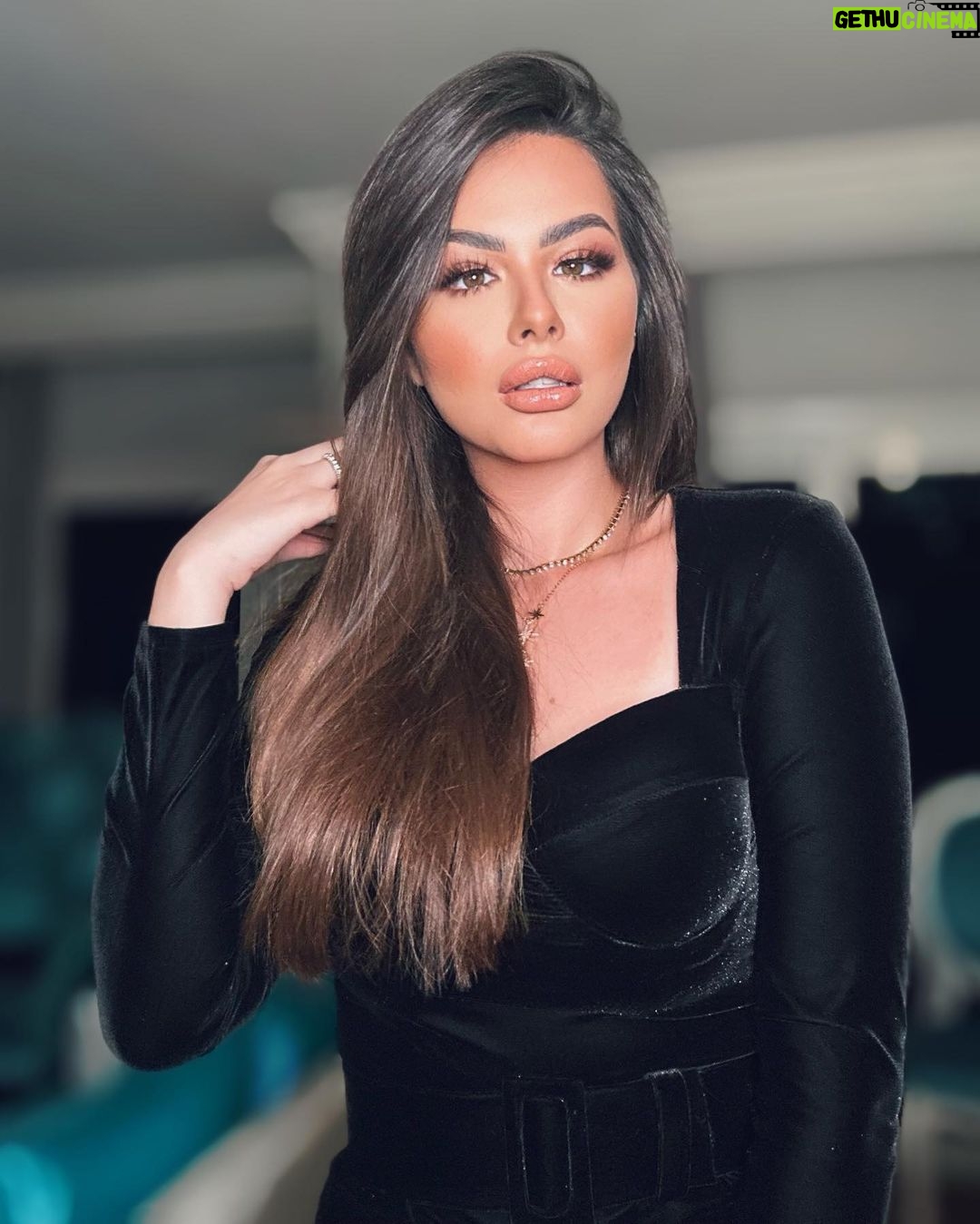 Actress Hanady Mehanna HD Instagram Photos and Wallpapers February 2023 ...