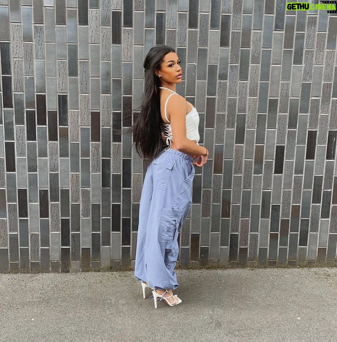 Izzy Fairthorne Instagram – Bad lil vibe @ohpolly Manchester, United ...