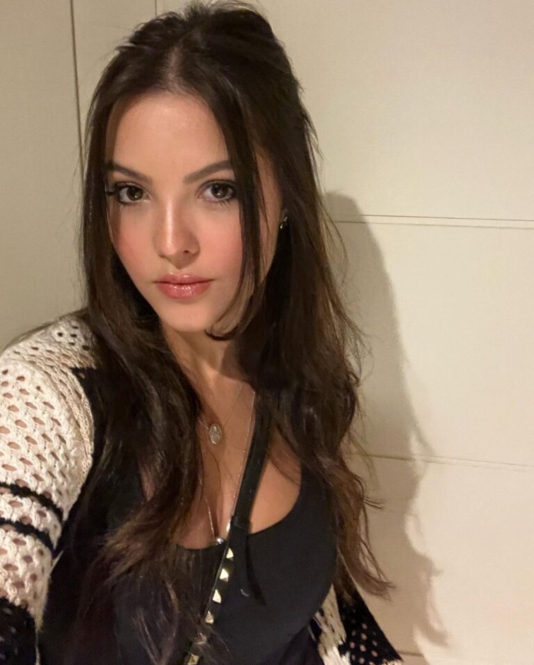 Júlia Gomess Most Loved Moments Top 10 Instagram Photos