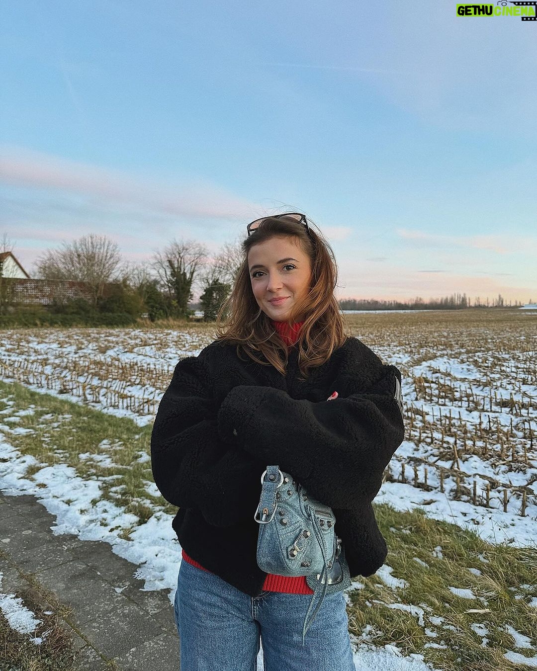 Jamie-Lee Six Wiki, Biography, Age, Gallery, Spouse and more