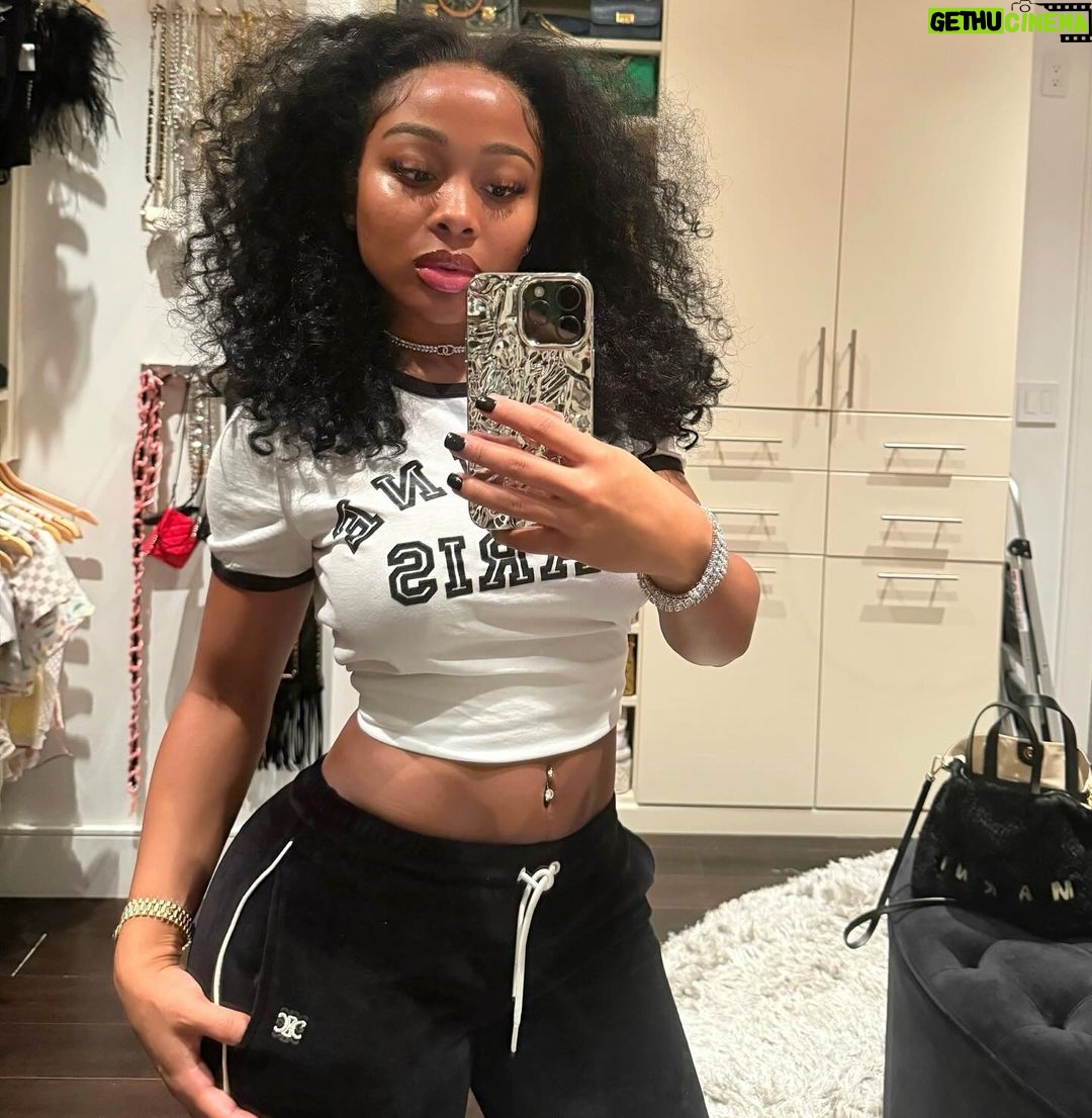 Jayda Cheaves Instagram – She super pretty and handle her business💅🏽 ...