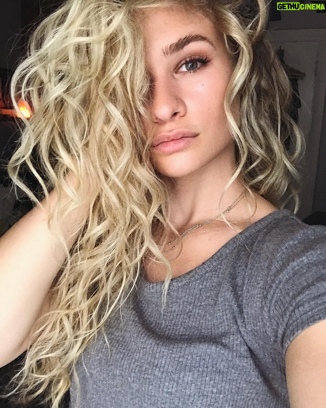 Jenna Boyd Instagram Child Star From Sisterhood Of The Traveling Pants