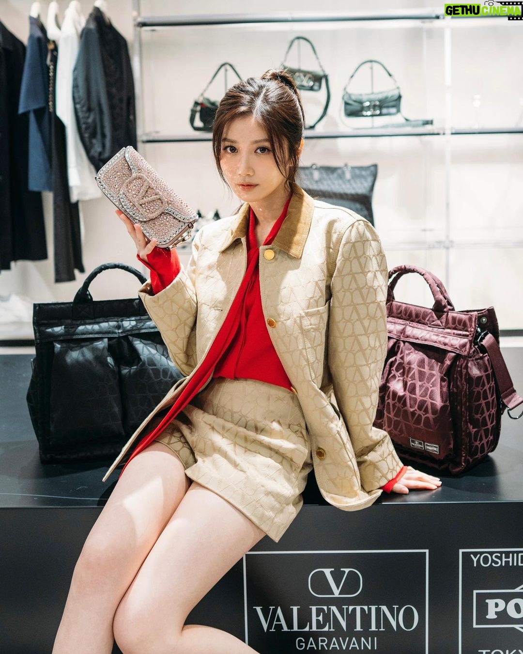 Jessica Chan Yee Chun Instagram – Valentino Garavani x PORTER, an ...