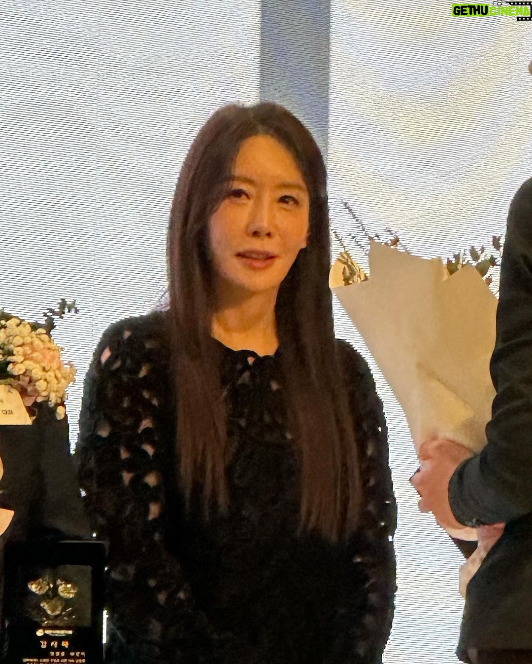 Kim Jung-eun Instagram – 이렇게 예쁜 감사패라니요!!2001년 홍보대사를시작해서 함께한 시간이 벌써 23년 ...