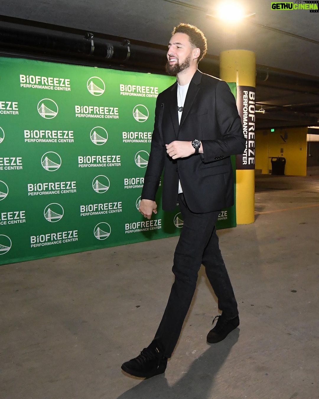 Klay Thompson Instagram – Thanks @tissot.us for the new holiday time ...