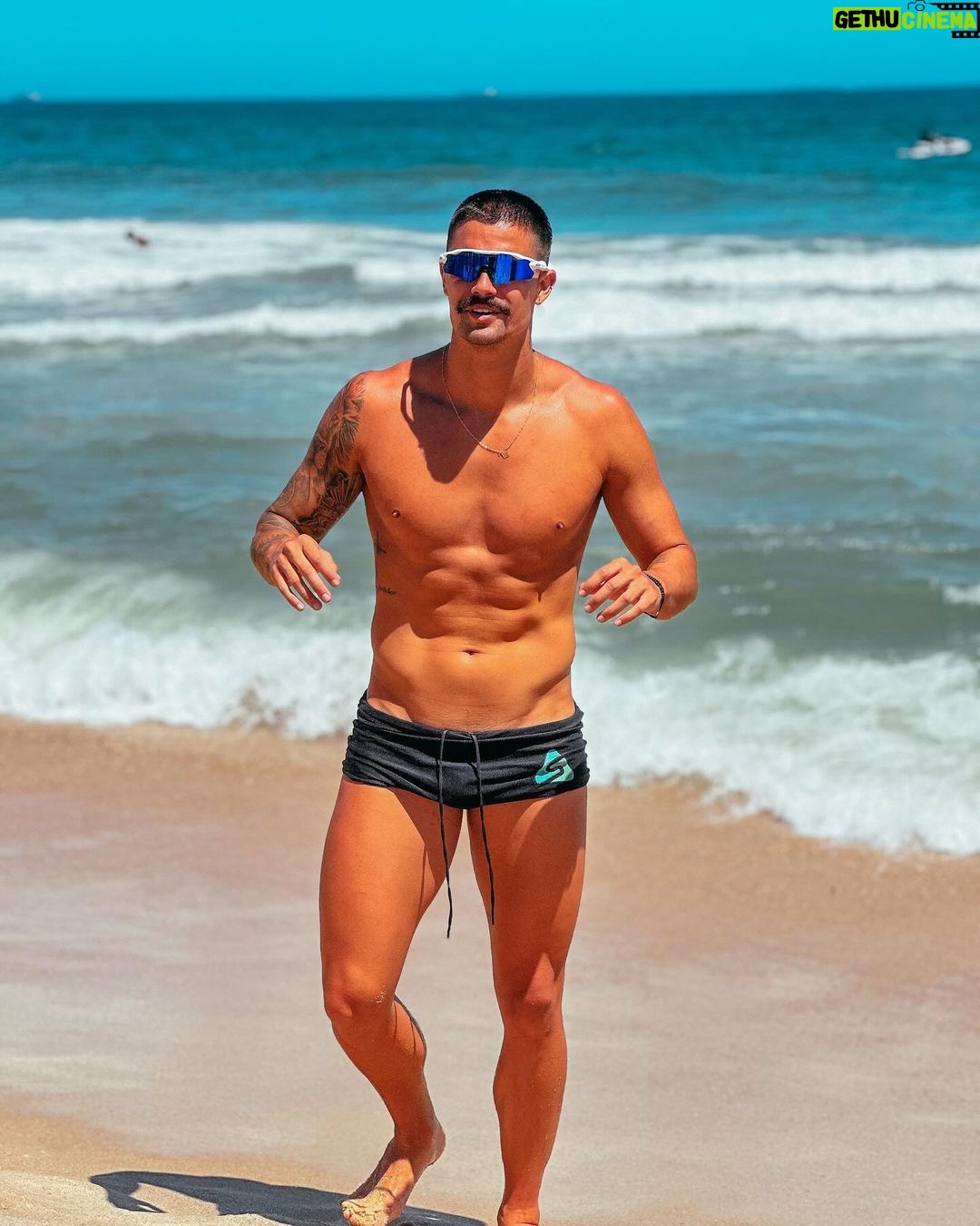 Leandro David Instagram – Oooo verão, não acaba não vai, gosto tanto docê 🔥🥵 Leblon, Rio De ...