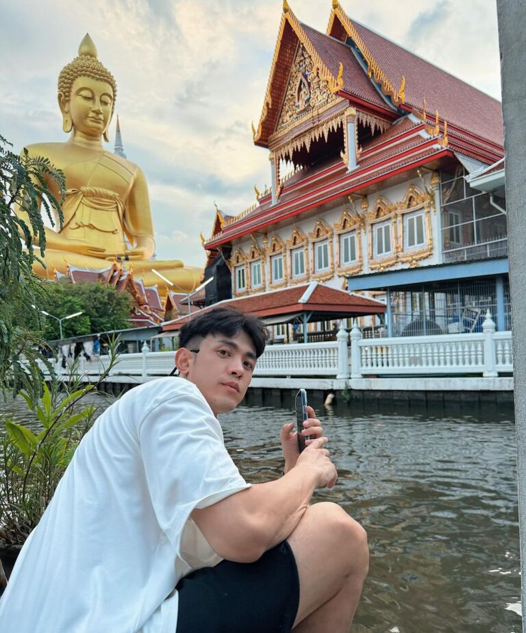 Unveiling Lee Charles's Most Liked Instagram Photos: A Top 10 List!