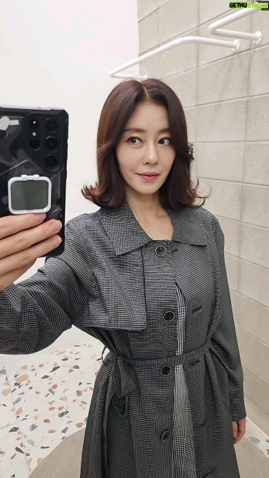 Lee Ji-hyun Instagram – 단발 스타일링~ 머리 자르고 나니 속은 시원한데 스타일링 힘들지요😭😭😭 #단발머리 ...