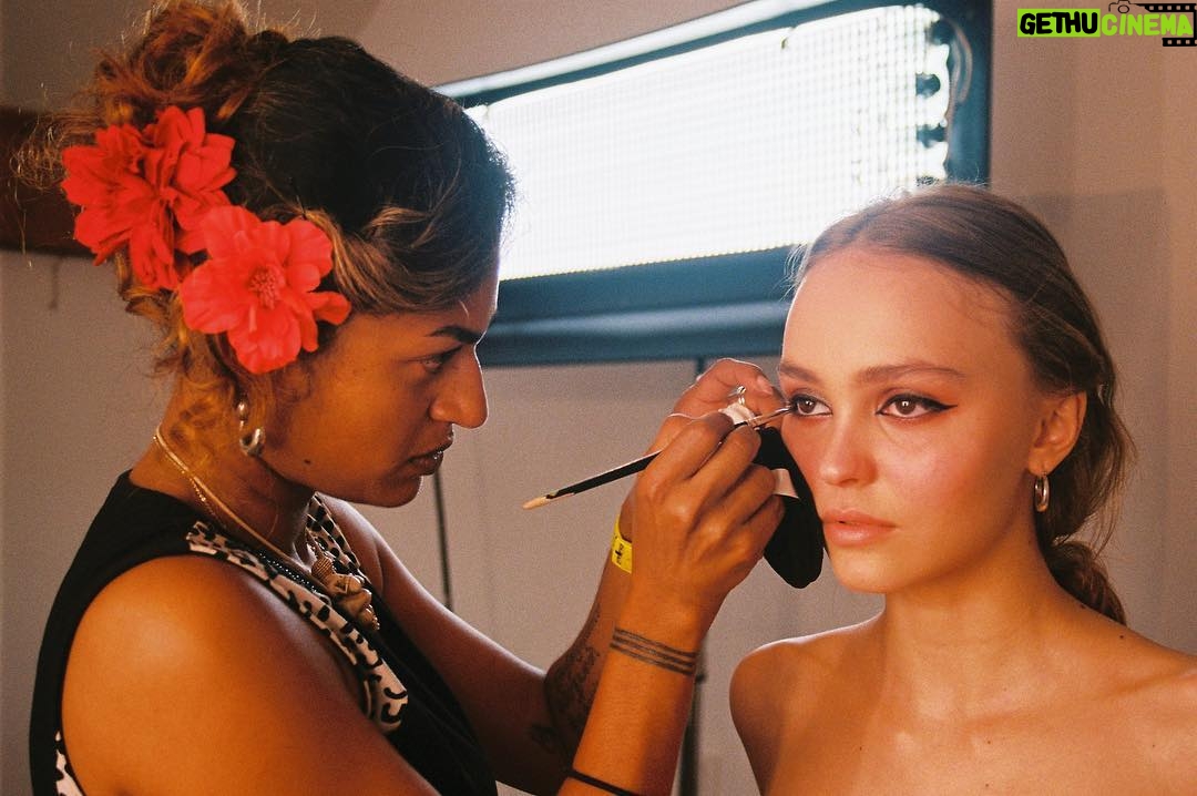 Lily-Rose Depp Instagram – #tremolatcity tu nous manques ...
