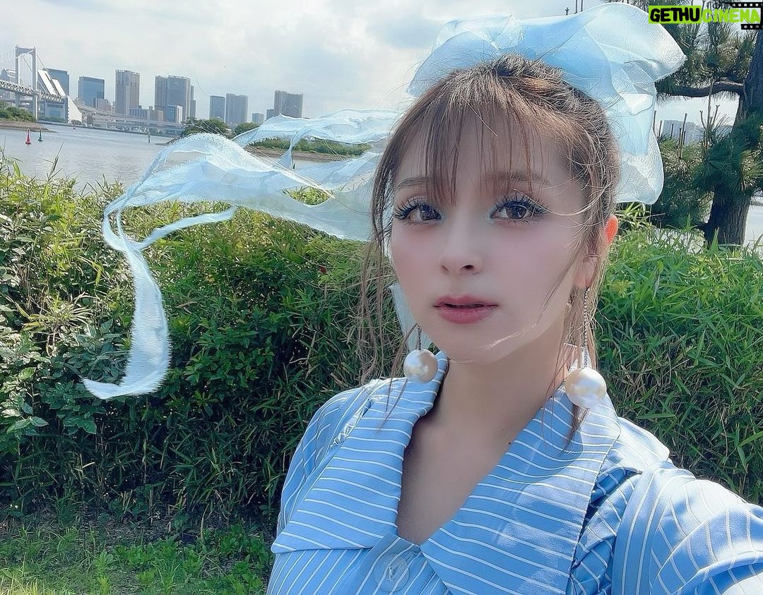 MARiA Instagram – 今回写真集の特典ブロマイド はカラフルなメイリアが封入されてます。 これは水色🩵メイリア。 キミは何色メイ ...