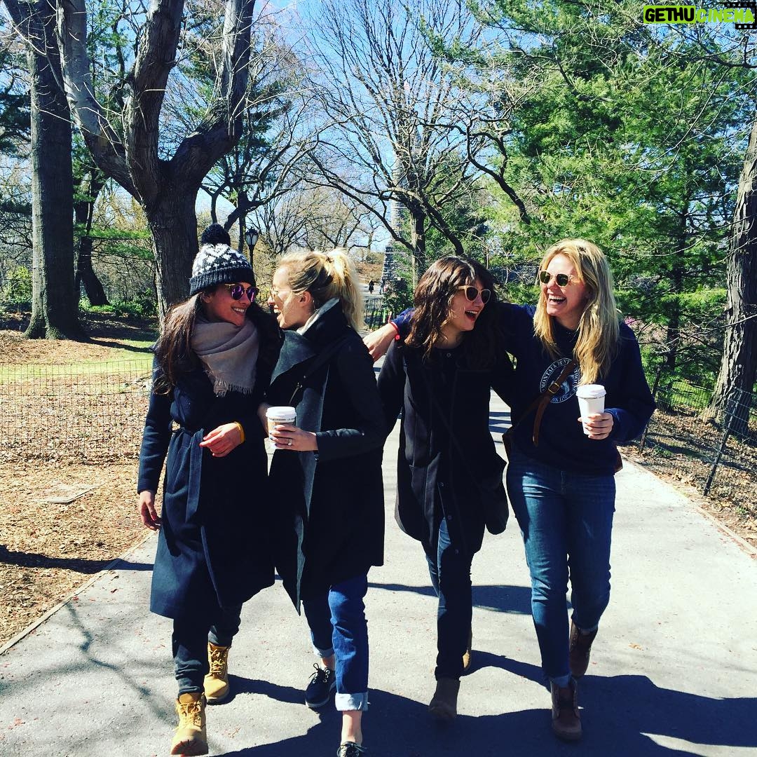 Megan Park Instagram – DREAMIEST day in Central Park with @eloise ...