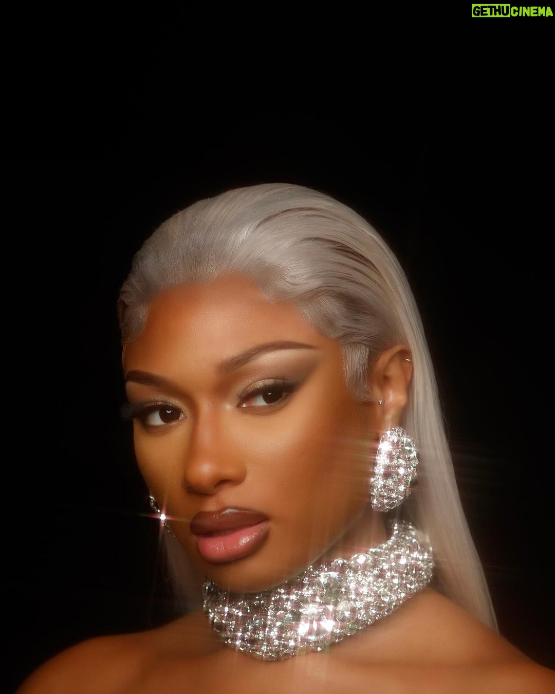 Megan Thee Stallion Instagram – Tina Snow @revlon Glam on HISS | Gethu ...