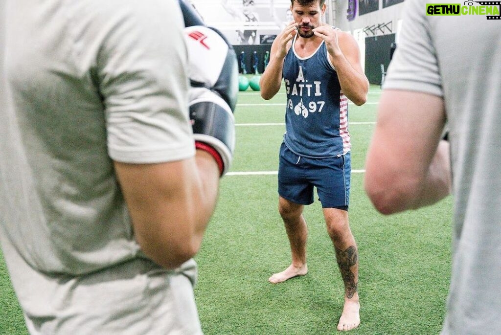 Actor Mickey Gall HD Instagram Photos and Wallpapers July 2023 | Gethu ...