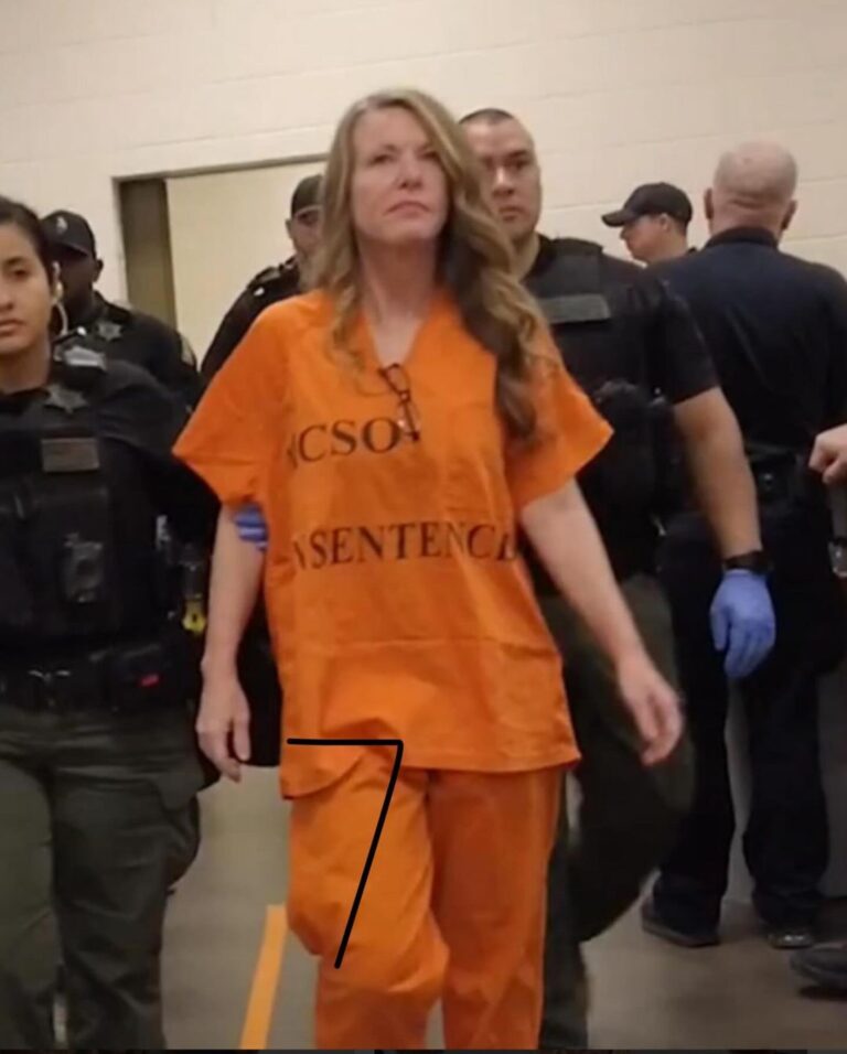 Mo Collins's Instagram: The Top 10 Liked Photos