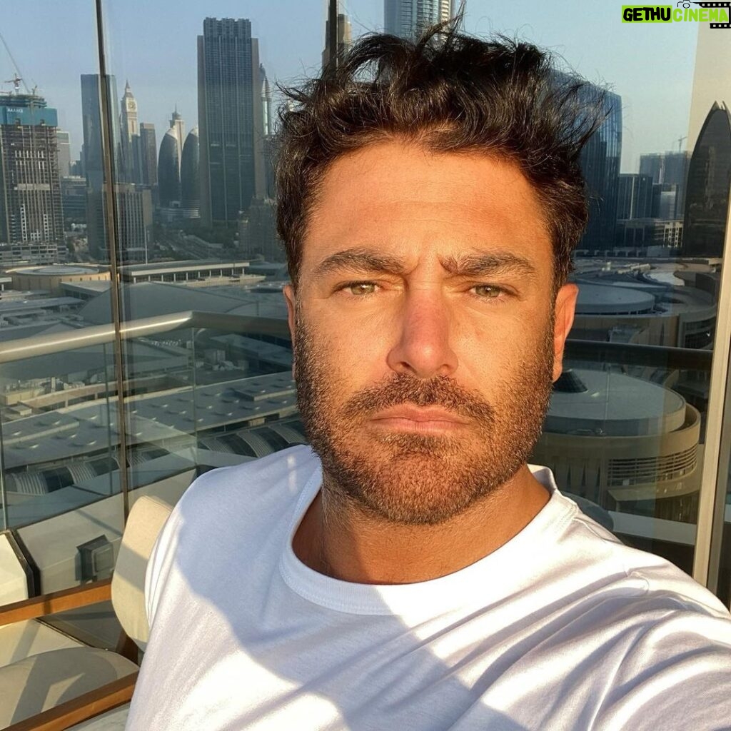 Actor Mohammadreza Golzar HD Photos and Wallpapers May 2020 | Gethu Cinema