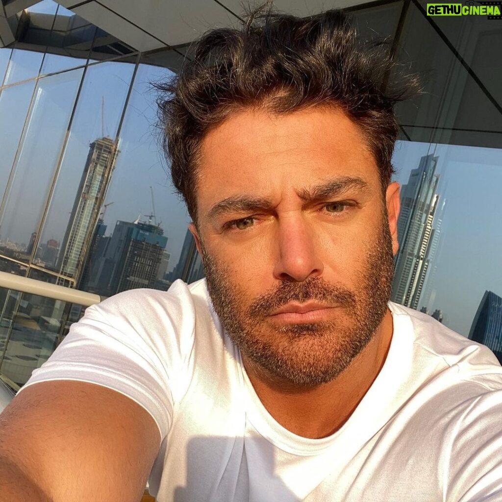 Actor Mohammadreza Golzar HD Photos and Wallpapers May 2020 | Gethu Cinema
