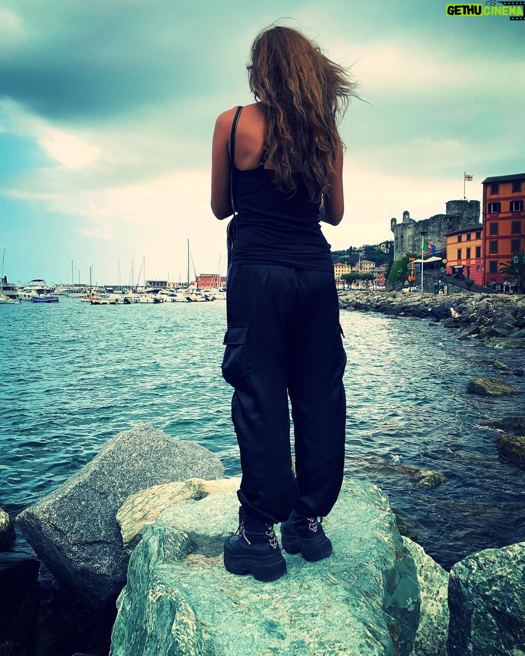 Nelly Karim Instagram – Summer breeze #nellykarim #nellykarim_official ...