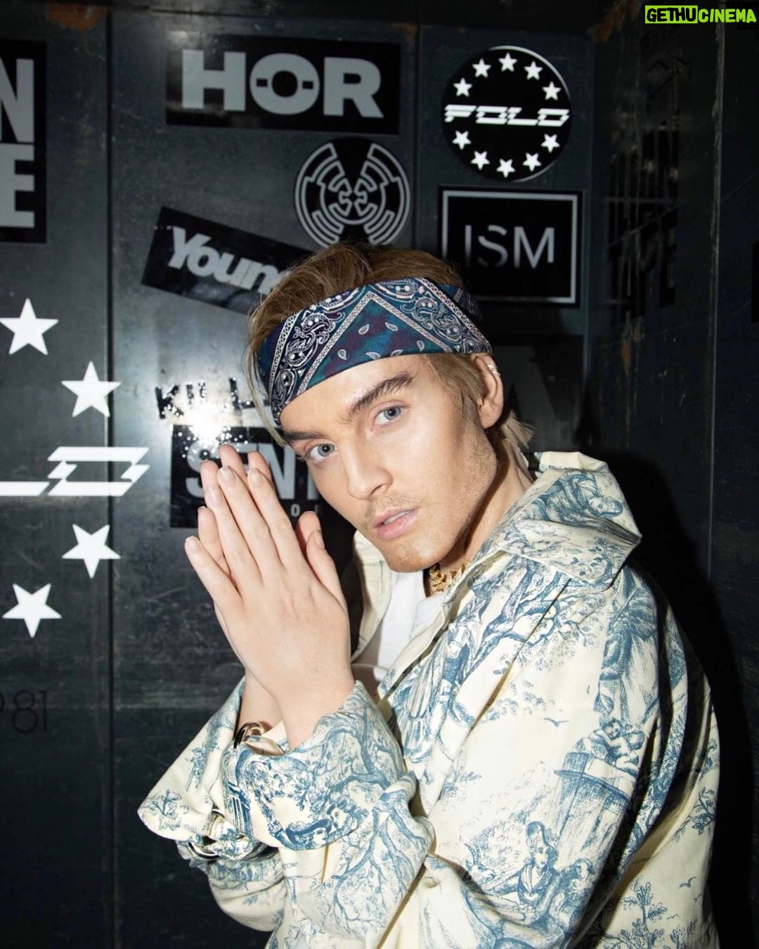 Perrie Edwards Instagram – Behind every great woman there is a great ...