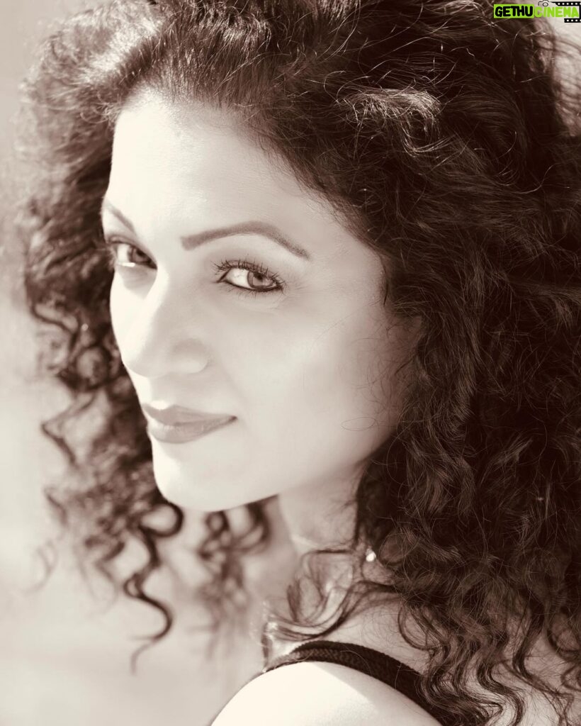 Actress Prachee Shah HD Instagram Photos and Wallpapers December 2023 ...