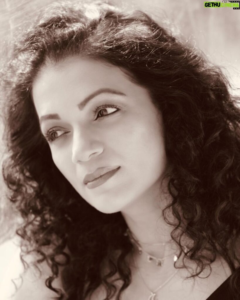 Actress Prachee Shah HD Instagram Photos and Wallpapers December 2023 ...