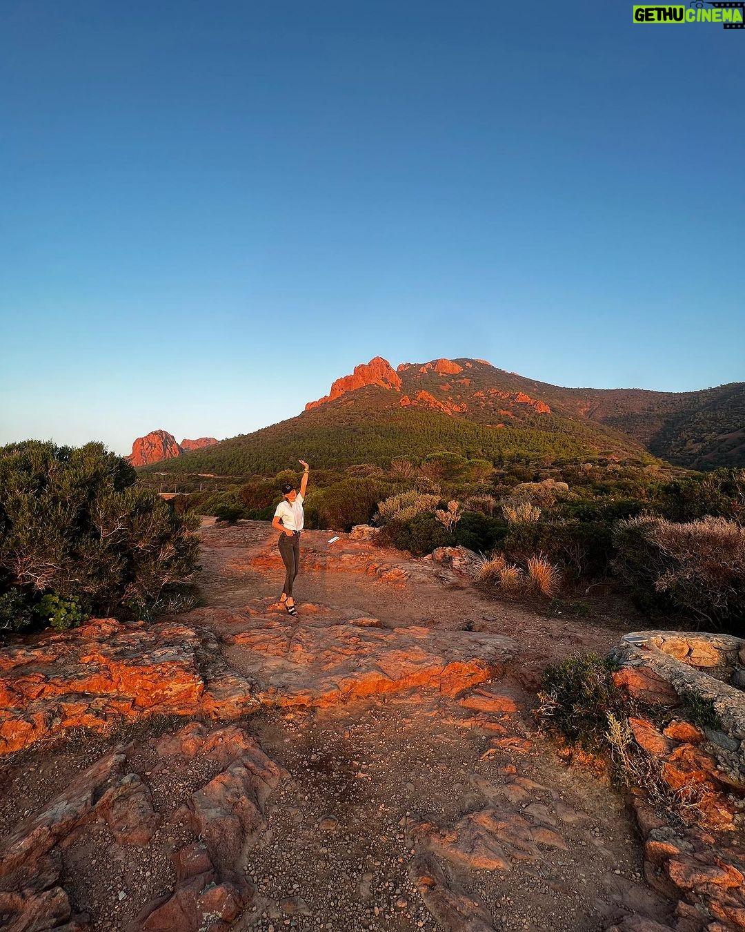 Sára Milfajtová Instagram – Cap Roux #caproux #caprouxmassifdelesterel ...