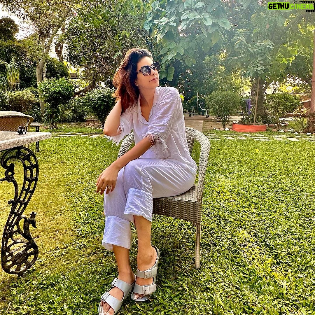 Saloni Khanna Instagram – When you can’t sleep and scroll through your ...