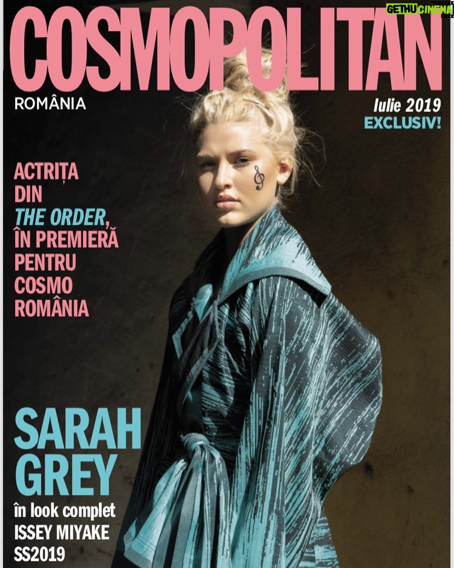 Sarah Grey Instagram – @cosmopolitanromania #cosmopolitan 📸 ...