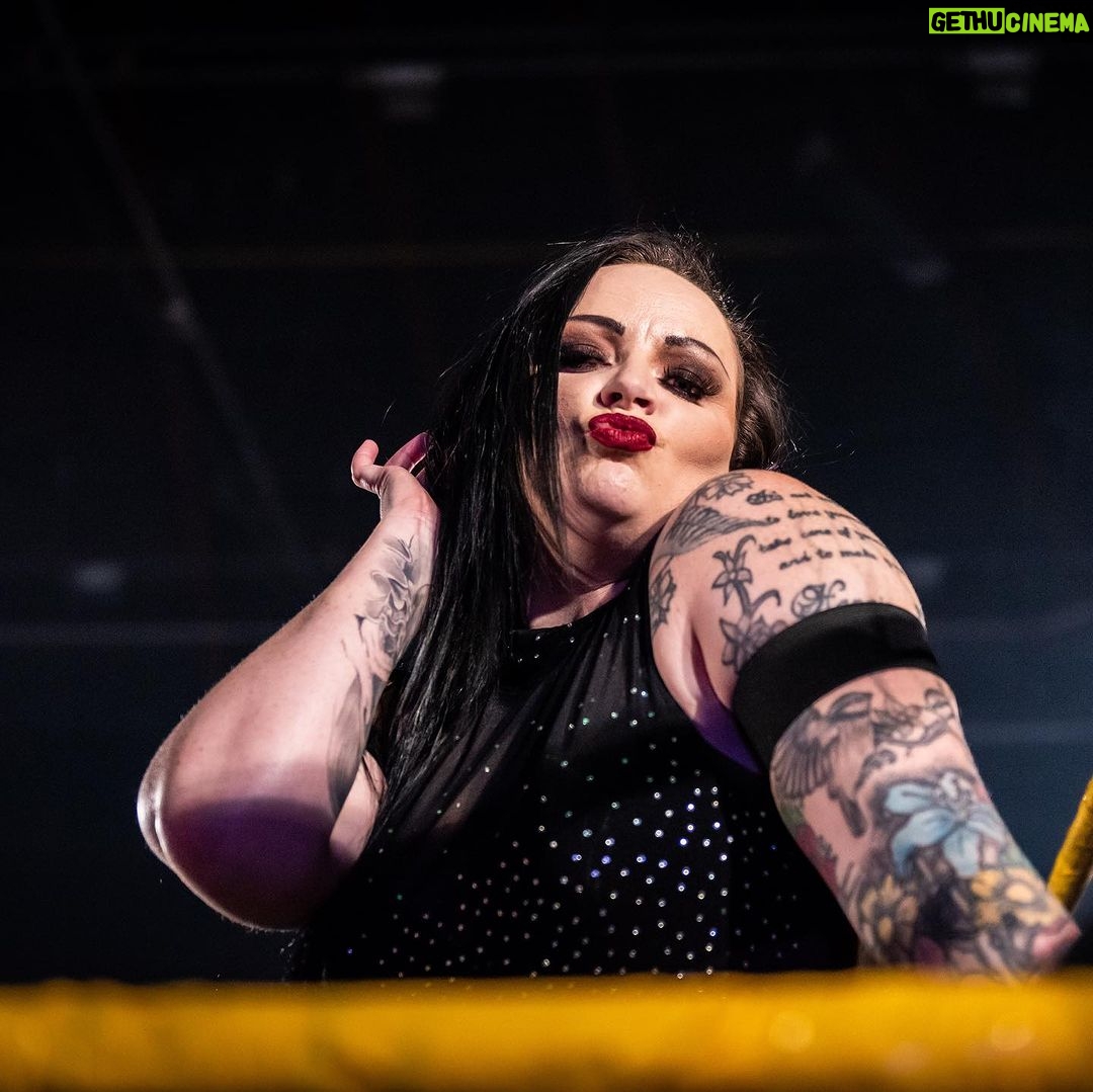 Session Moth Martina Instagram SESSION MOTH NAT SYKES Vs EVE Session Moth Martina Instagram SESSION MOTH NAT SYKES Vs EVE