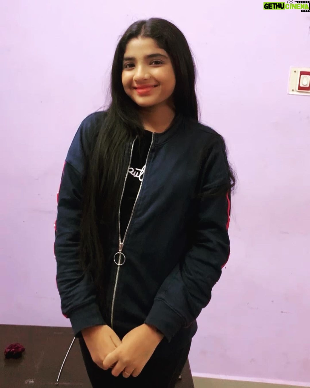 Actress Sherin Thara HD Instagram Photos and Wallpapers September 2023 ...