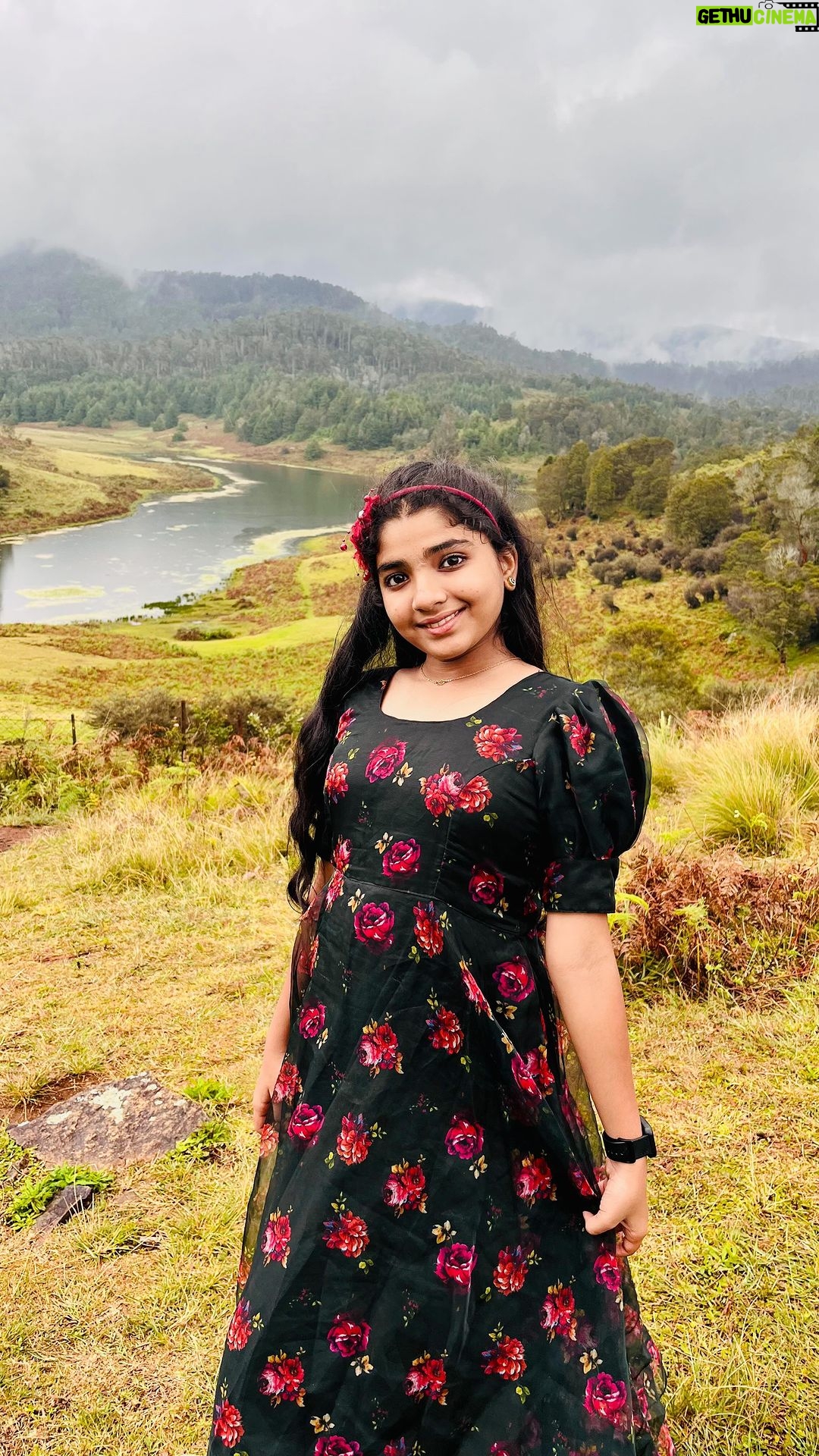 Actress Sherin Thara HD Instagram Photos and Wallpapers January 2024 ...