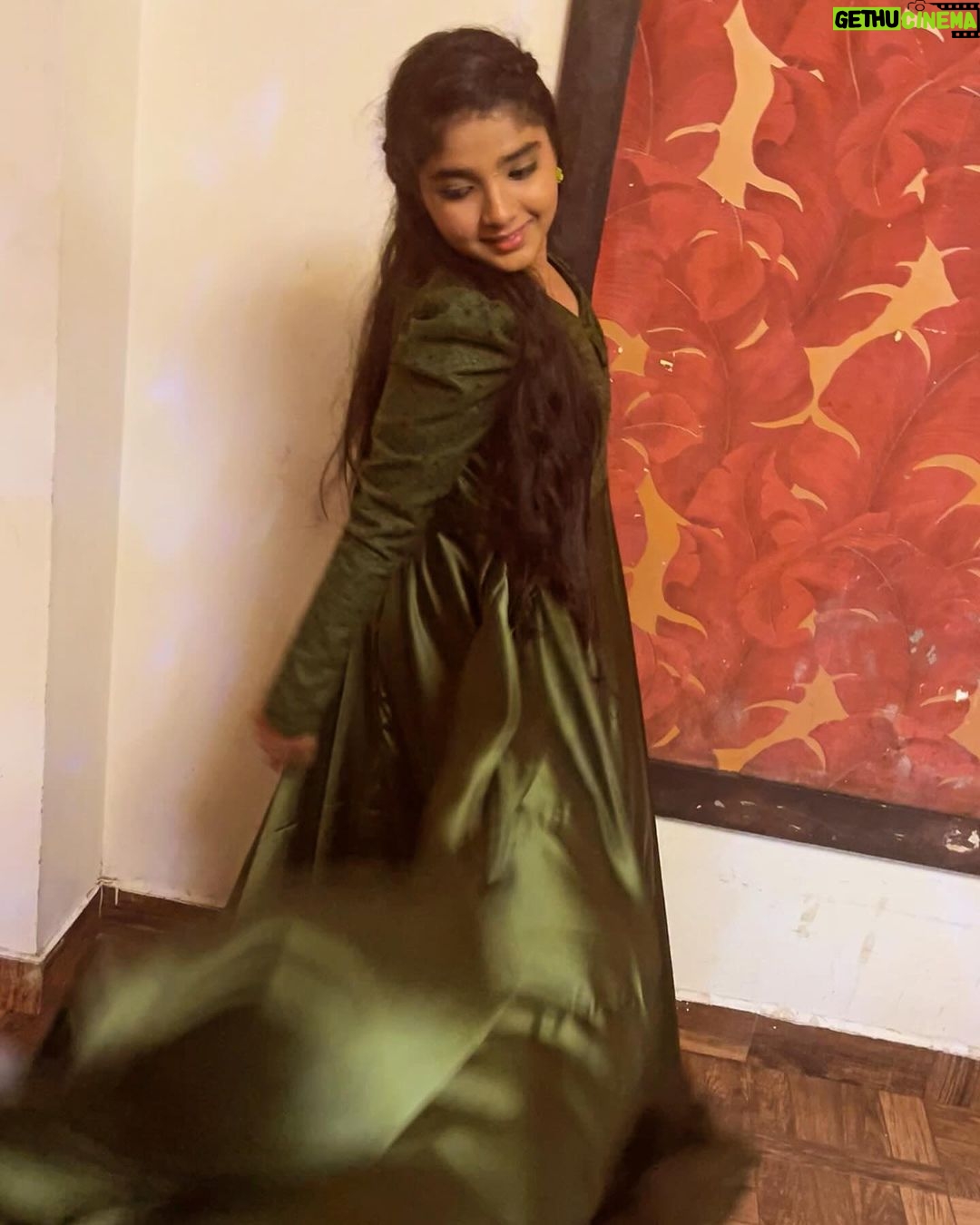 Actress Sherin Thara HD Instagram Photos and Wallpapers January 2024 ...